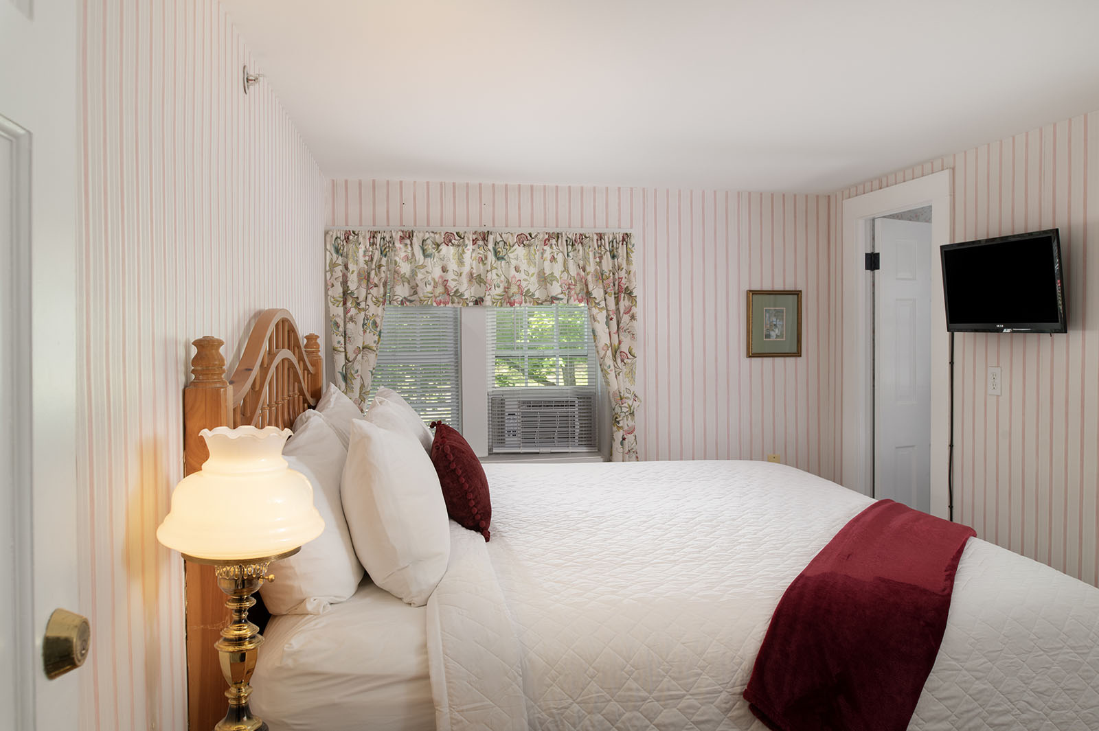 Christmas Farm Inn - Jackson : Rates, photos and reviews